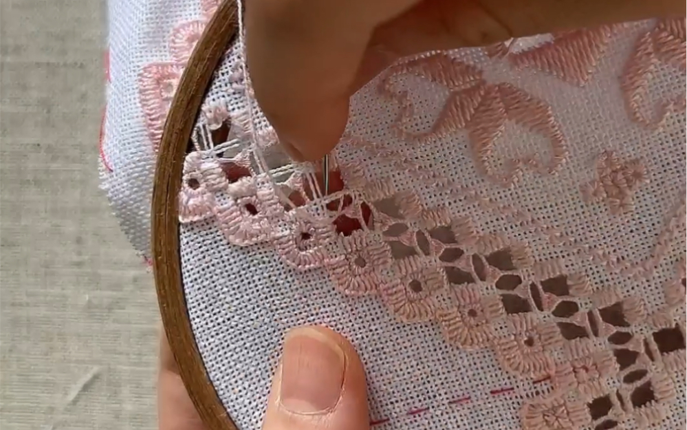 抽纱绣白线刺绣/马耳他十字绣