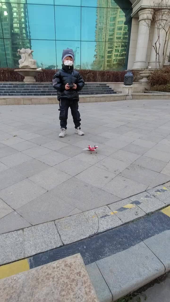 不到一分钟轻松上手遥控航模小朋友特别爱玩精准遥控玩具