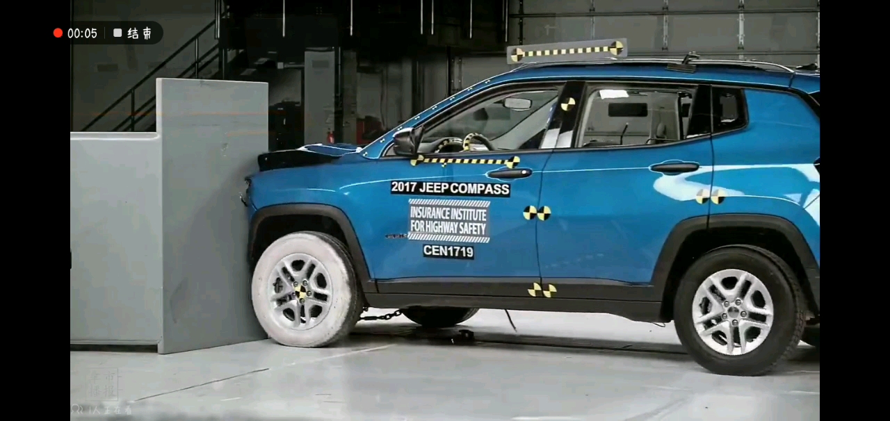 Jeep指南者25%碰撞测试