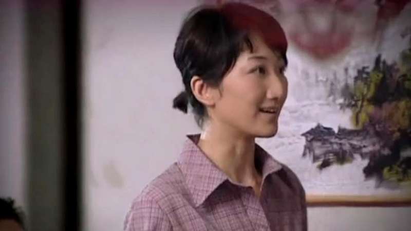 所长去家访,结果家里只有女人和孩子,警察察觉出了不对劲