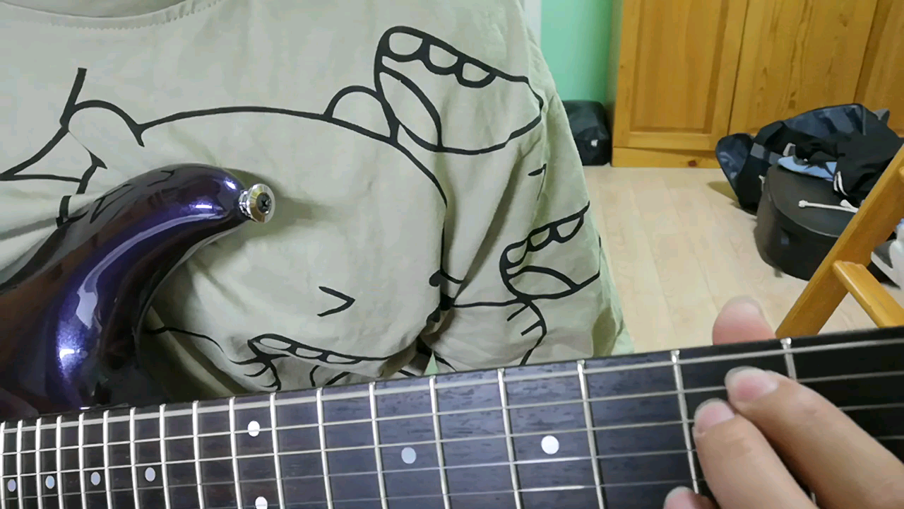 试试用电吉他弹木吉他民谣歌曲