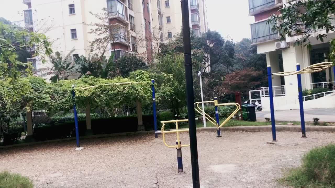 #幸福里好房推荐官 东塘的富人区,小区内的绿化覆盖率特别高!居家...