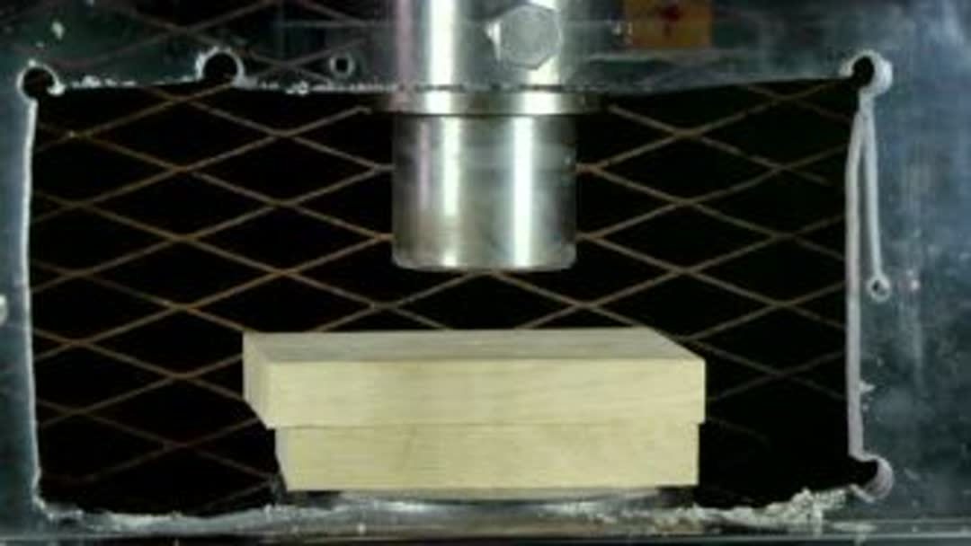 各种木板的硬度如何,拿机器来压下