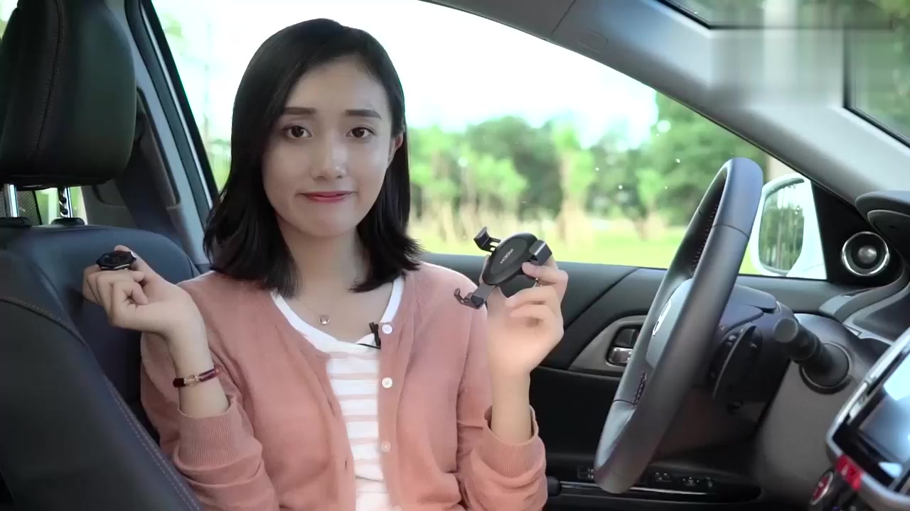凹凸用车:最好用的车载手机支架是哪种?