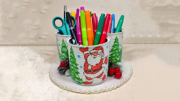 废物利用DIY,带你学习如何制作圣诞节笔筒!