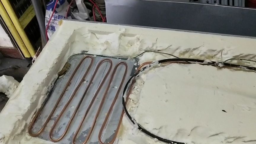 冰箱内漏,如何开背换铜管
