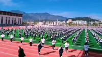 运动会开幕式,你笑起来真好看,像春天花一样