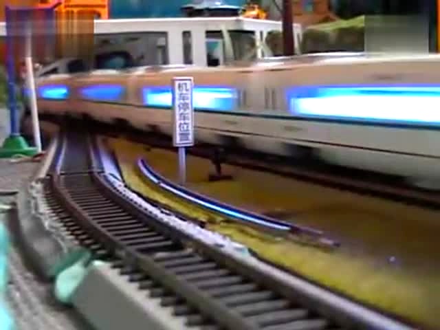 山寨版 和谐号 CRH3 动车组