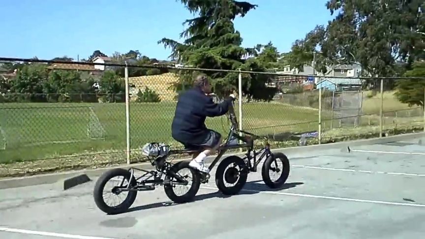 老外自制4轮电动车,跟想象中有点不一样