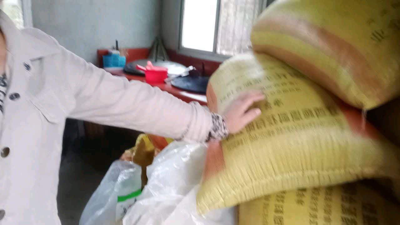 担心1千多斤的稻谷会不会发芽