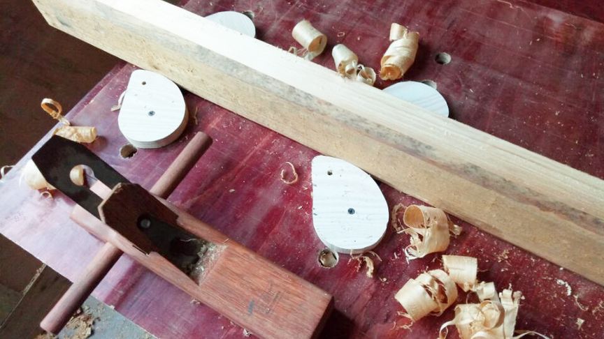 没有专业的工具怎么卡住木方推刨