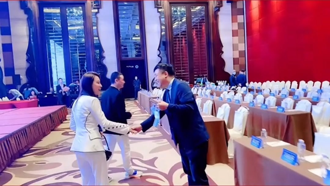 英姐代表优质企业参加中国标准化论坛,深入推进品牌发展建设