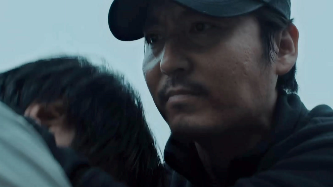 《非常目击》石头贡献帅气动作戏,与焦刚打斗