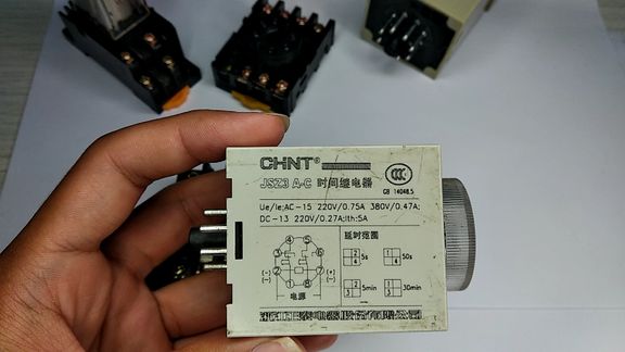 时间继电器的延时闭合接线