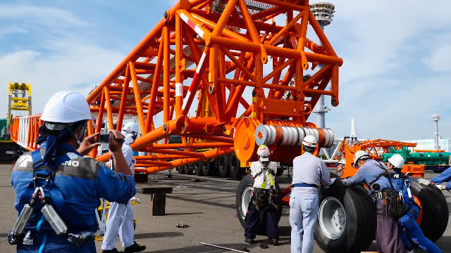 5000吨位的起重机安装过程!大开眼界了