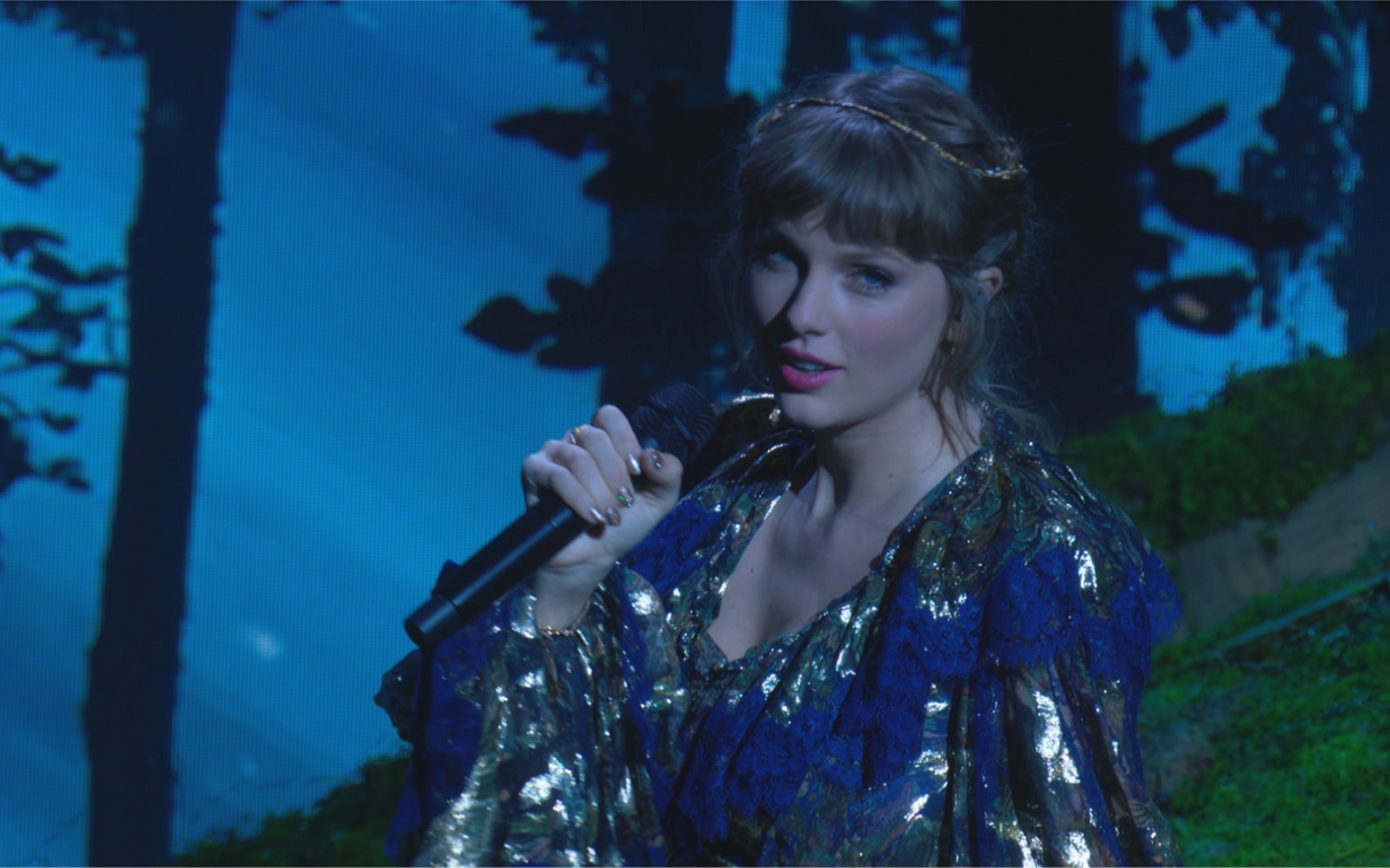 【中字】2021年格莱美TaylorSwift第三次获得“年度专辑”奖项,正式...