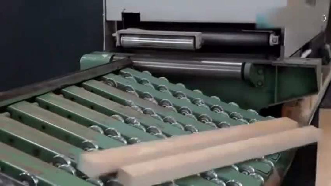 日本工厂制作实木椅子过程,每个工序都那么精细!