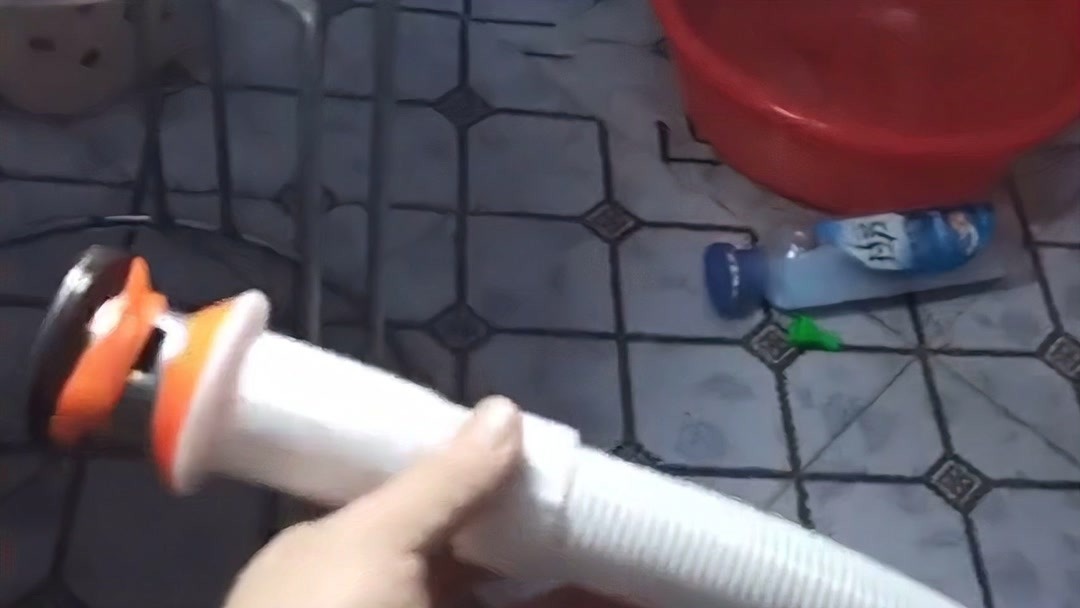 老式洗脸盆下水管如何更换