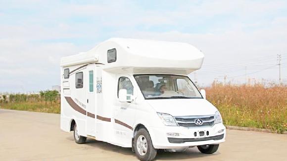 这款自动档房车品质过硬,水龙头自带净水功能,可以看星星月亮!