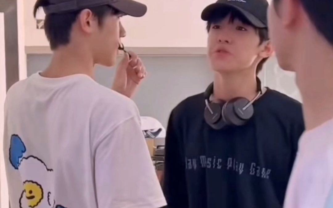 【TF家族三代北京集训日记】--歌词本失踪记