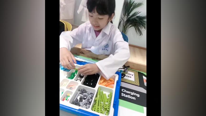 #认真的样子真可爱 #乐高积木搭建 #动手动脑 #机器人编程