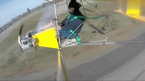 牛人自制的飞行器,给我一个水缸做胆我也不敢坐