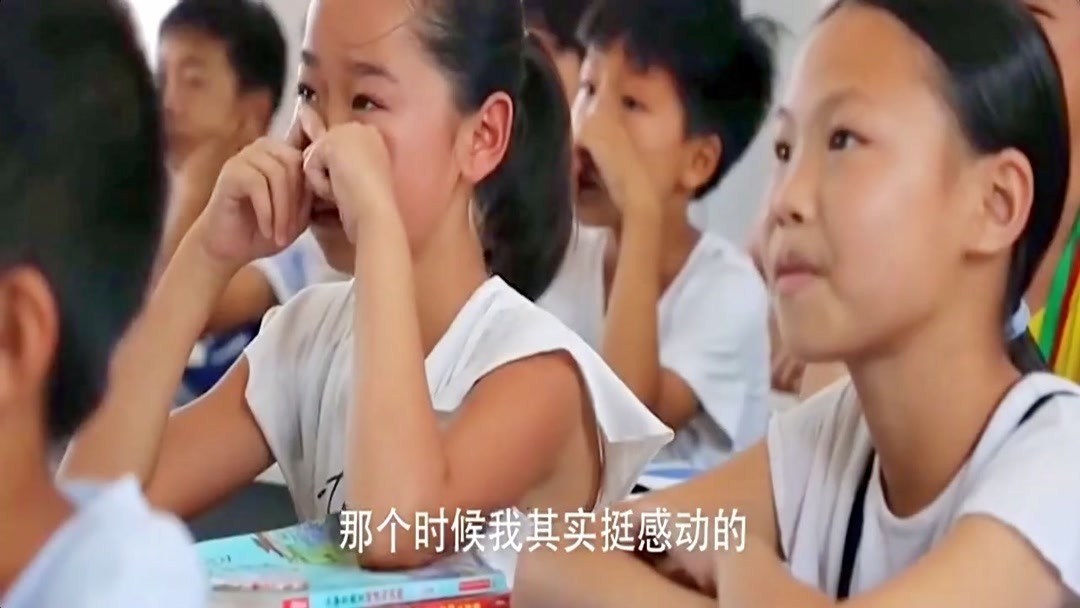 一名小学老师,手写55封古书信送毕业生,书法曾获全国一等奖!