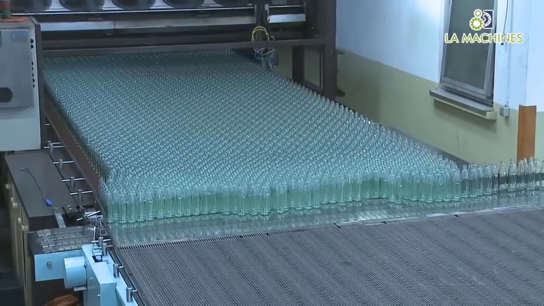 惊人的玻璃制造工艺,看看工厂是如何制造玻璃瓶的!