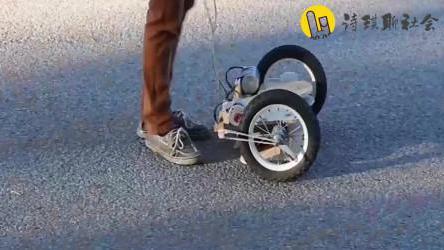 高手在民间,男子是怎么改装成平衡电动车的,网友:真聪明