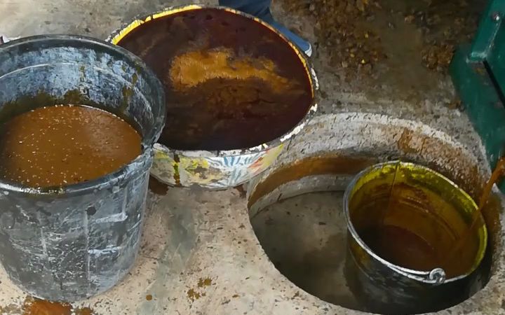 双螺旋棕榈榨油机压榨效果展示