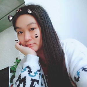 又肥又宅的小英 