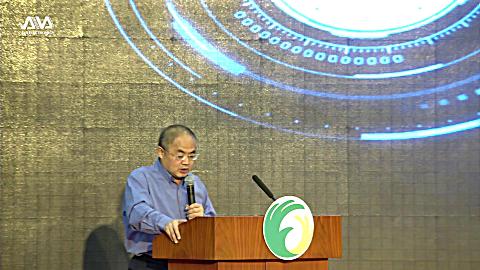 《教育信息化2.0的英语学科实践探索》-鲁子问、“比翼行动”公益...
