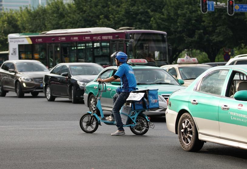 你支持么?拟规定电动自行车上牌后才能上路行驶