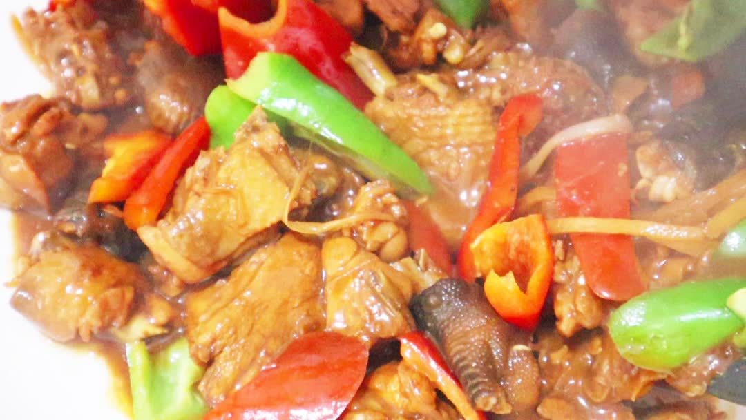 鸡肉别直接下锅炒,教你1个好吃做法,上桌就被扫光,超过瘾