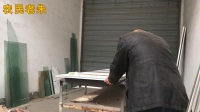 农民老朱自己动手做衣橱移门