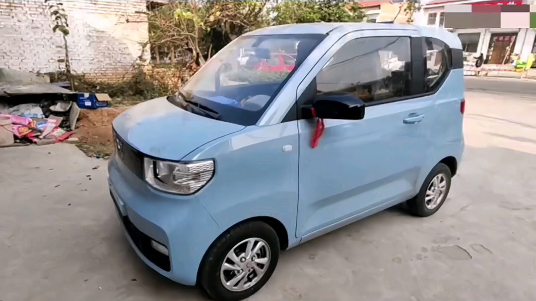 五菱电动神车宏光mini秒杀老头乐