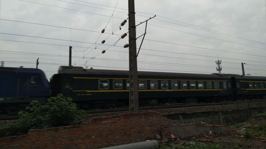 K117次成都到攀枝花快速通过红牌楼火车站