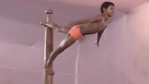 这个比外面的妖艳钢管舞强太多!小伙子可以的!