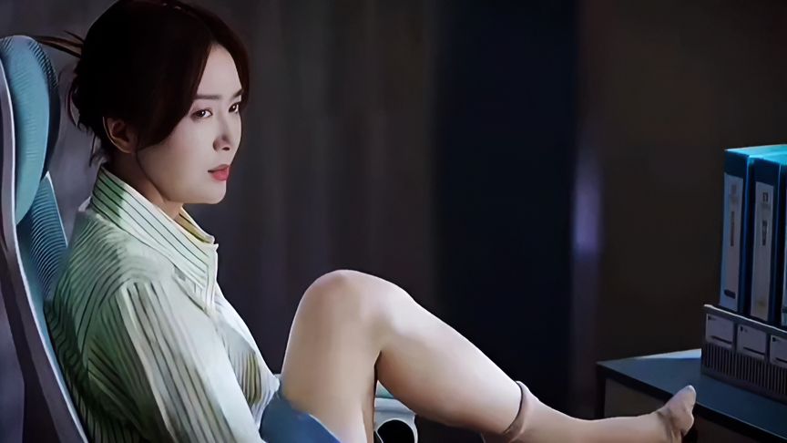 电视剧《关于唐医生的一切》还啰嗦是吧,我脱袜子了,副院长