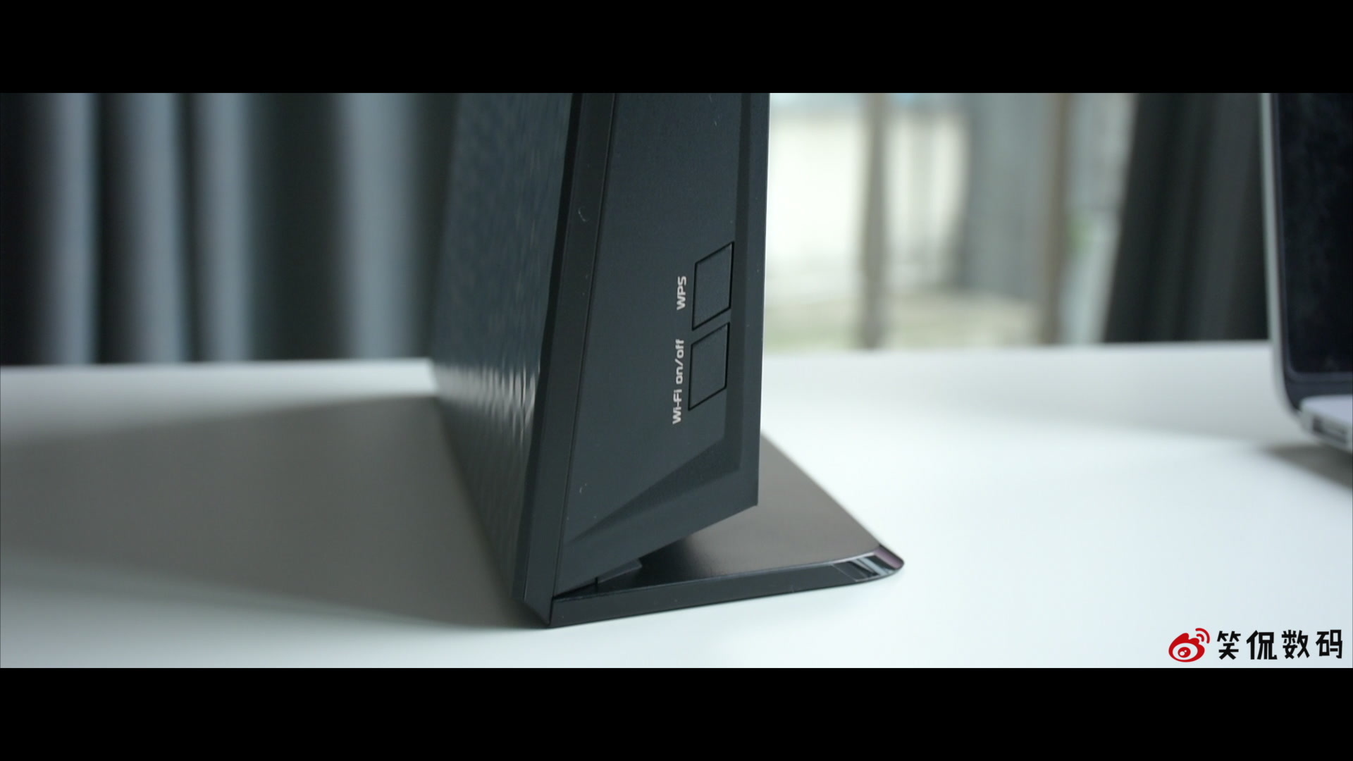 华硕AC1900P路由外观快赏