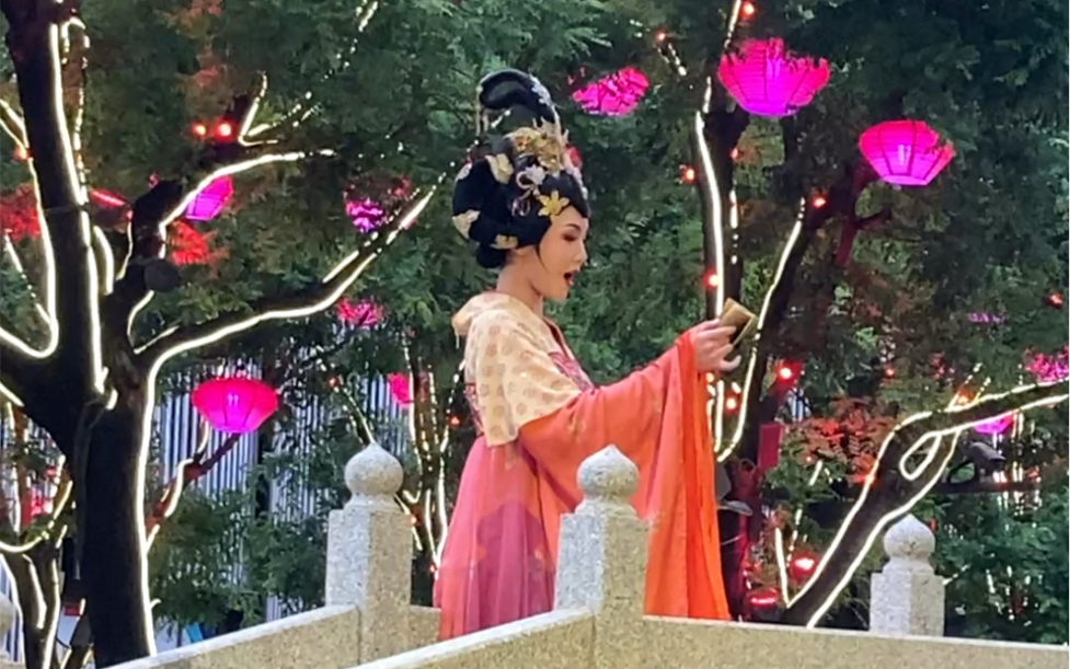 西安大雁塔景区表演