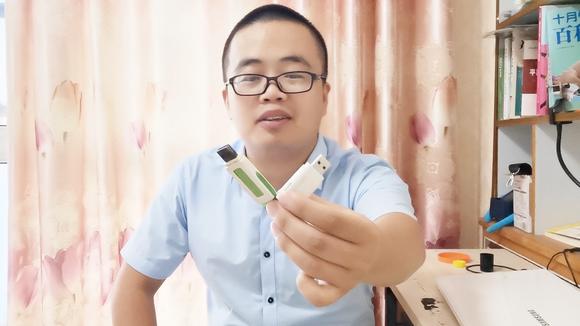 这个牌子的U盘,用了10年也不坏特别抗造耐用,也不舍得扔!