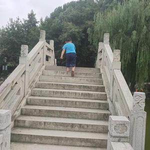 与乐同行寓教于乐 