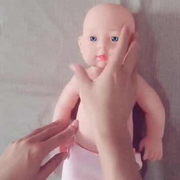 小儿推拿调理感冒咳嗽痰多鼻塞之开天门,推坎宫,运太阳