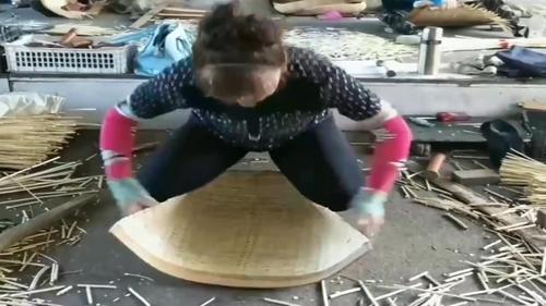 在农村家家户户都用过的簸箕,就是这么做的,你们见过吗