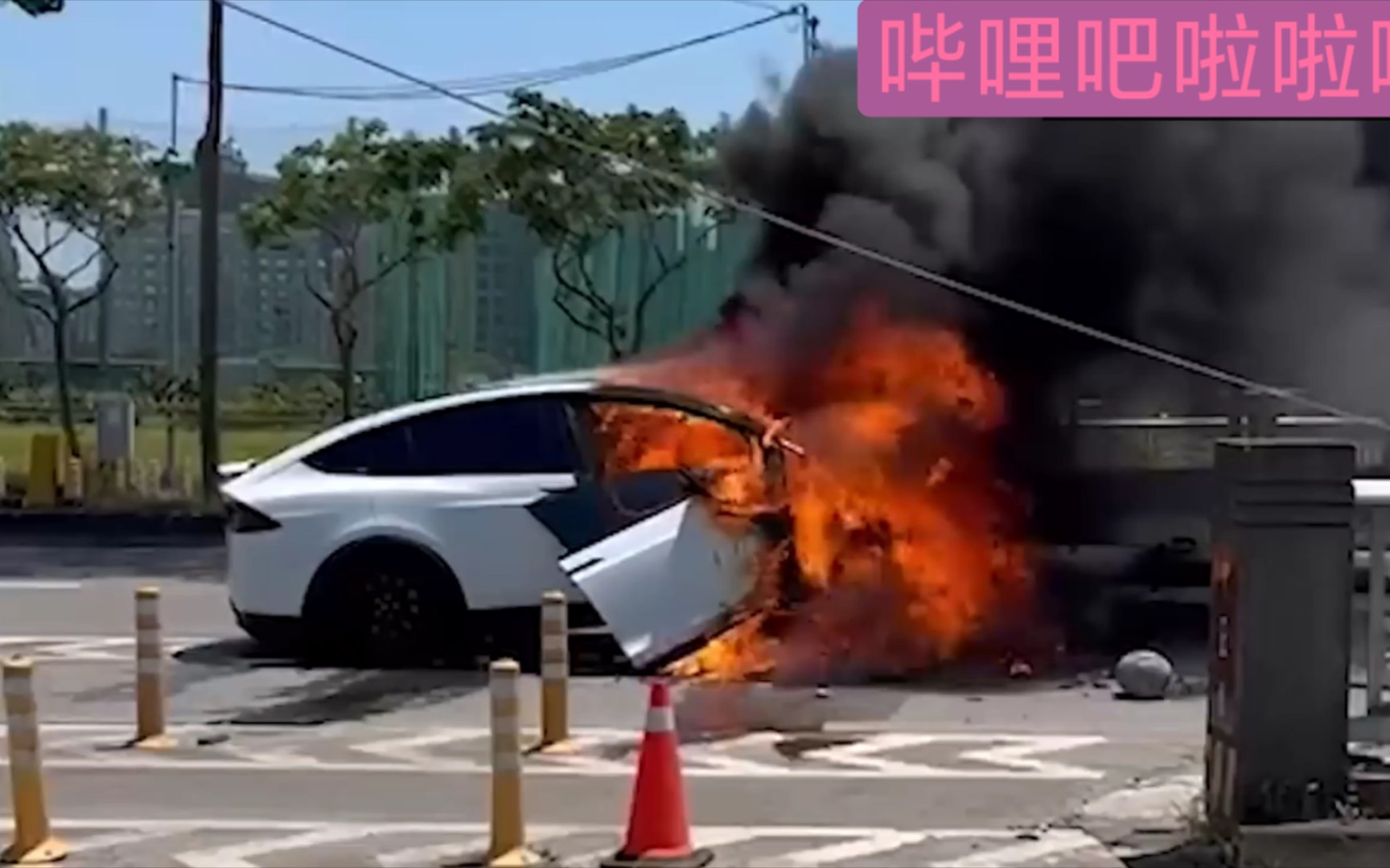 林志颖撞车施救者叙述还原现场,特斯拉这下广告费都省了