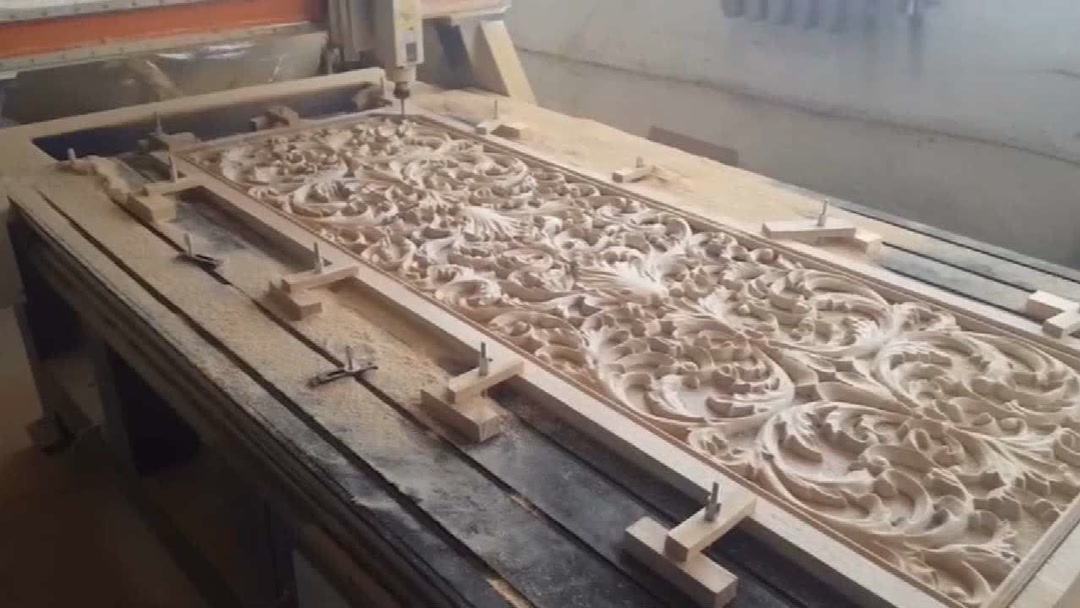 一块普通的木板雕刻加工,过程简直就是一种美的享受!