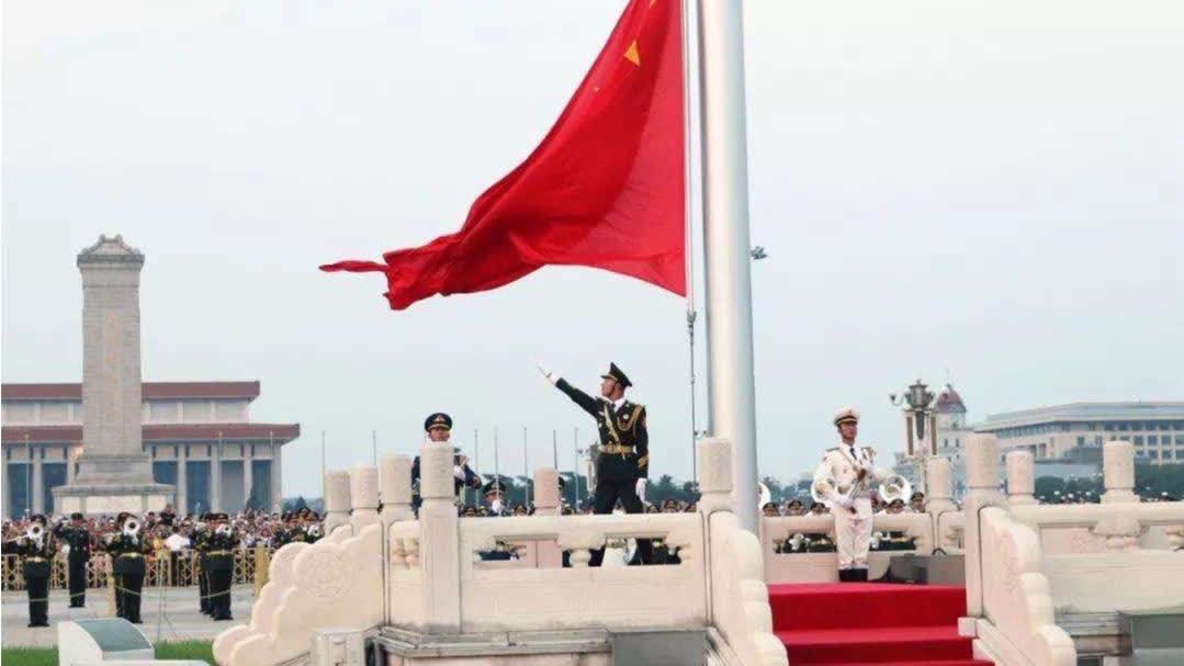 “七一”前夕,北京天安门广场升旗仪式,祝福祖国繁荣昌盛!