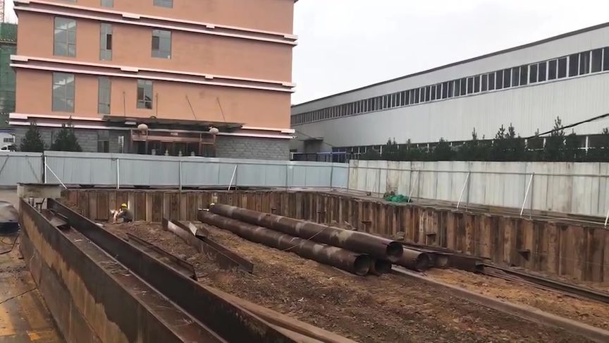 #钢板桩打桩机 #打桩 #工程建设 #致敬奋斗者 #拉森钢板桩