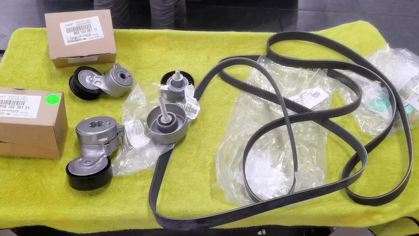 卡宴更换原厂保时捷皮带一套#保时捷 #卡宴 #汽车维修保养